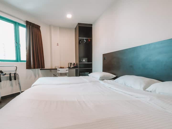 Deluxe Triple Room, 5 Min Walk To Farrer Park Mrt - Bedok