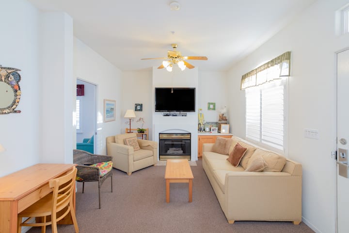1 Block To The Sand With Hot Tub! - Grover Beach, CA