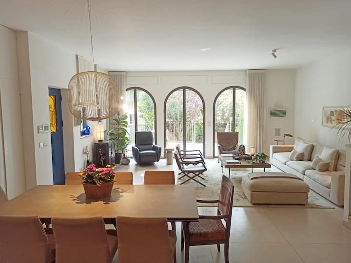 Unique Home, Spacious, Quiet, Best Location! - Jerusalem