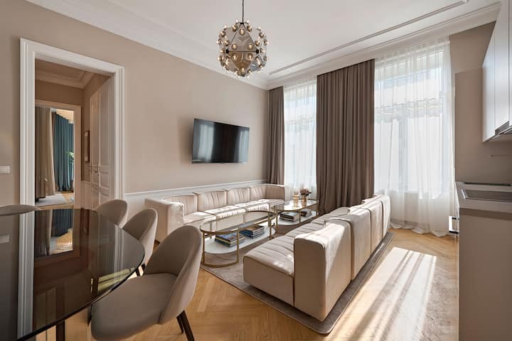 Exclusive Opportunity Since Construction In House - Vienne