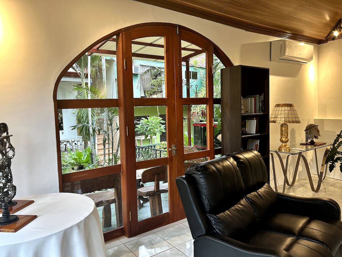 Chambre bleue à Dauis, Bohol Seaside Villa - Bed and Breakfasts à louer ...