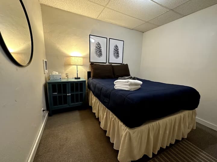 # 5 - Pet Friendly Room With Shared Bathroom - Leadville, CO