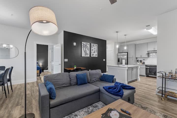 Luxe King 3br Suite—mins To Downtown Durham! - Durham, NC