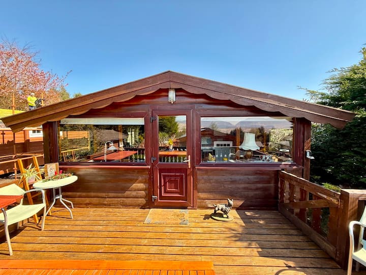 Shifty Chicken Shack 
Sleeps 4 
Retro Twist - North Wales