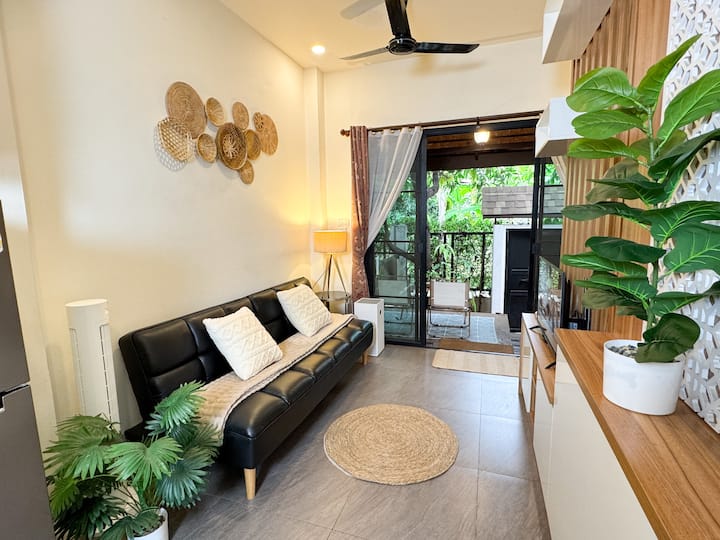 No.2 Tiny Townhome Located In Old Town - Chiang Mai