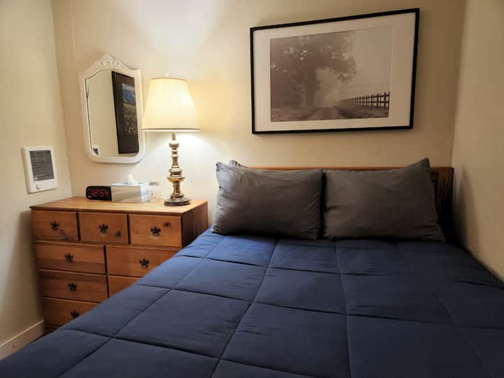 #7 - Pet Friendly Room With Shared Bathroom - Leadville, CO