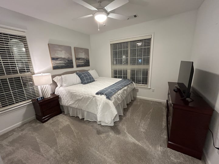 Two Bedroom W/ Attached Garage - Alpharetta
