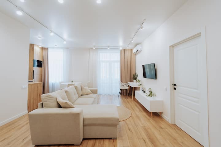 Stylish 1br On Stefan Cel Mare – Balcony & View - Chișinău