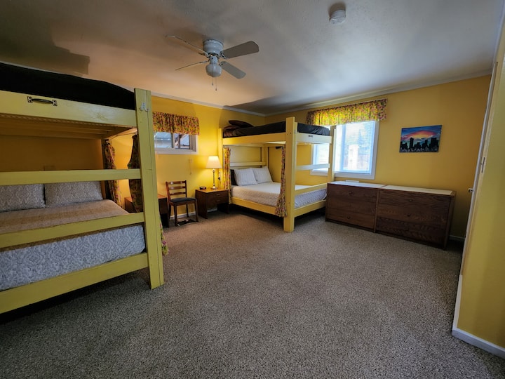 Pet Friendly Room With Private Bathroom - Leadville, CO