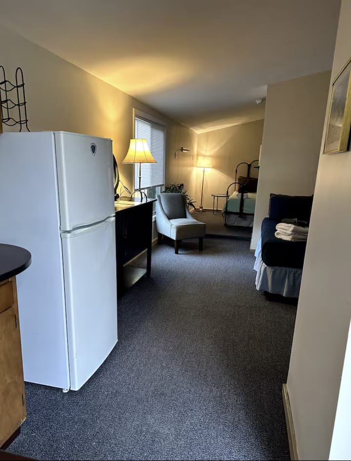 Pet Friendly Room With Shared Bathroom - Leadville, CO