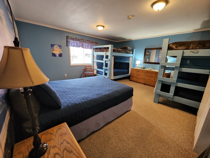 Pet Friendly Room With Private Bathroom - Leadville, CO