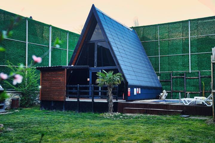 2-sıcak Havuz Ve Jakuzili Bungalow
Tam Korunaklı - Kartepe