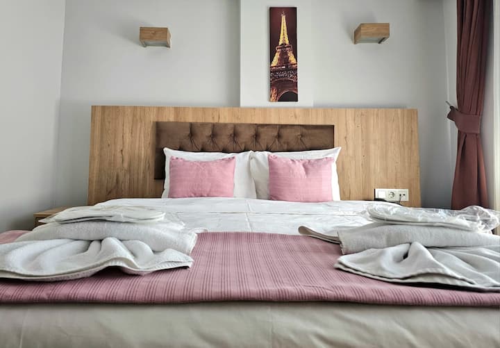 Deluxe Mutfaklı Daire 8 Kişilik 3 Yatak Odalı - Karaköy