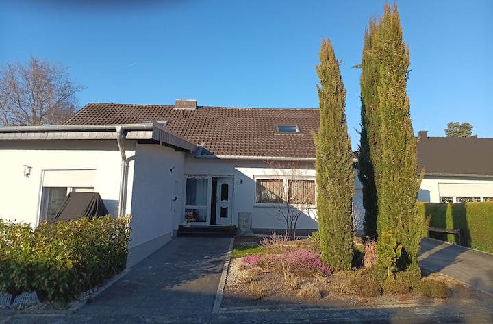 78qm² Voll Ausgestattete Wohnung Im 2 Familienhaus - Euskirchen