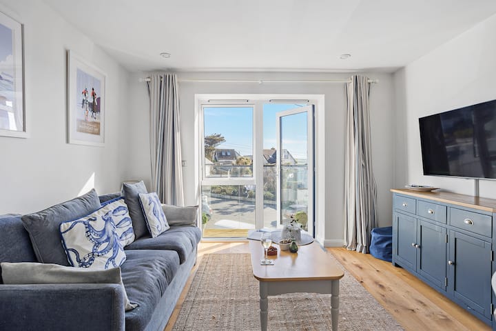 Beautiful 2 Bed, Porth Nr Watergate Bay, Parking - Newquay