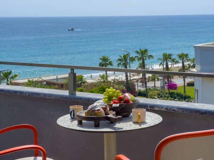 Qoople Litus18 видовая квартира в 20 м от берега - Alanya