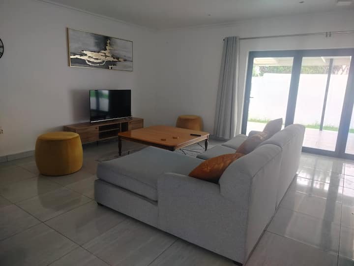 Three Bedroom House | Spacious & Comfortable - Sandton
