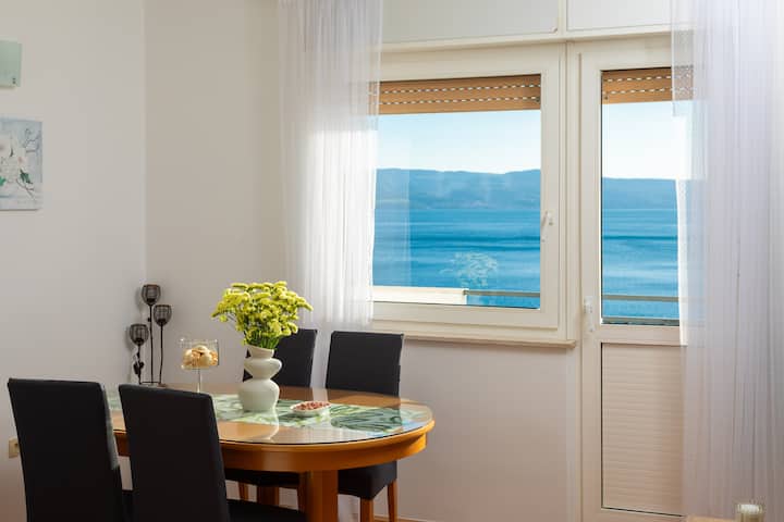 Sunny Apartment Nora - Omiš