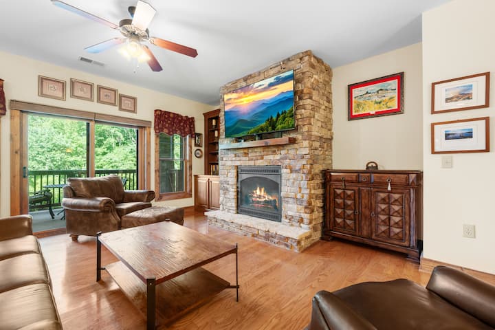 Mins To Banner Elk | Cozy Fire • Ski • Golf • Wine - Banner Elk, NC