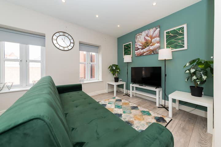 30+ Night Booking| 2 Beds | Free Parking |Central - Reading