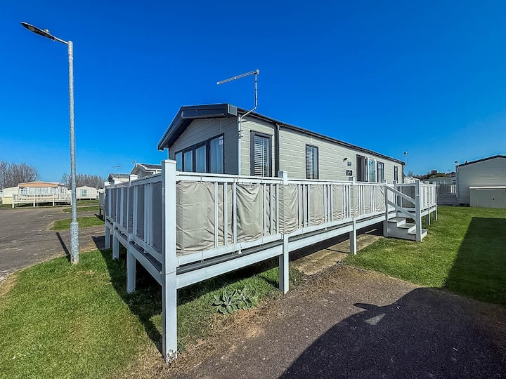 Dog Friendly Caravan At Manor Park Ref 23015c - Heacham