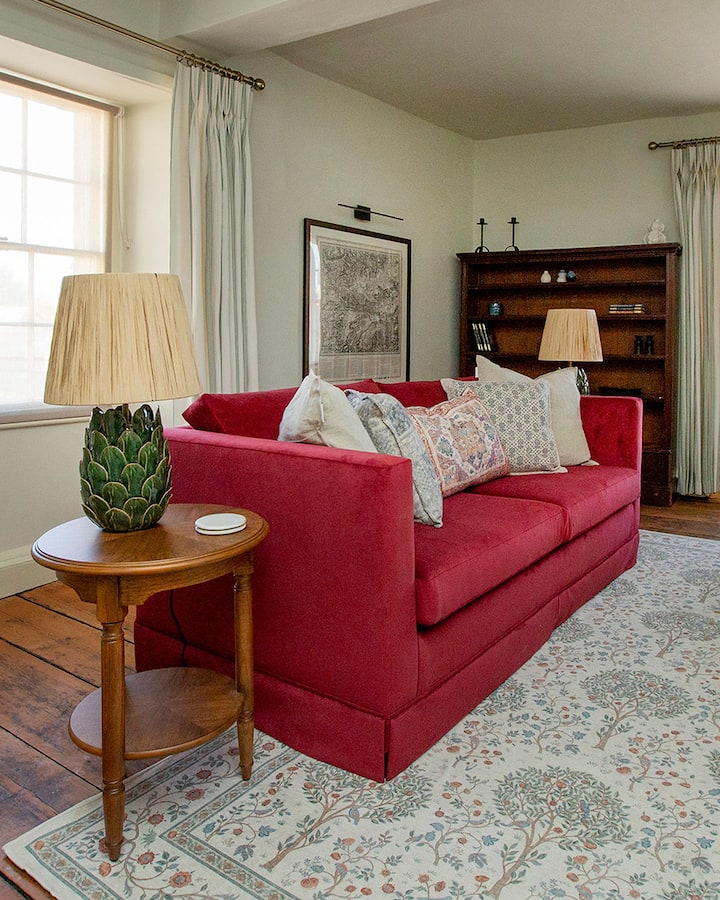 Spacious 3 Bedroom Home Over 2 Floors - 코츠월드