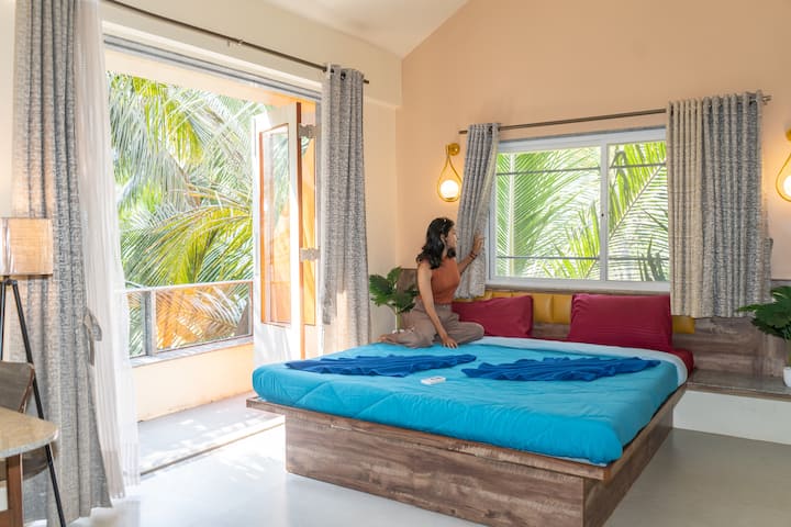 Coastal Comfort: 3bhk Just 100m Off Talpona Beach - Goa
