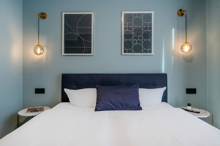 Cozy Hotel Room With Access To Coworking And A Gym - Berlin