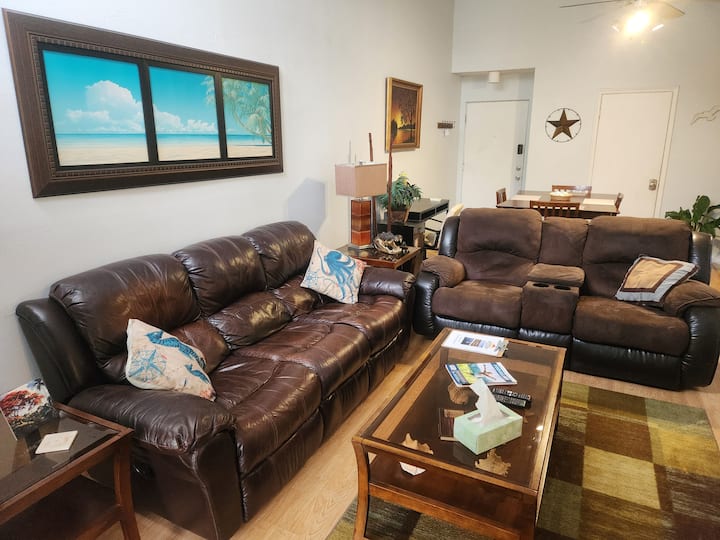 Clean, Safe, Gated, 2+2 Condo - Golf, Pools, Gym - Orlando, FL