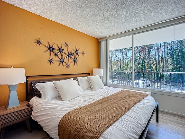 Cozy King Studio | Near Zoo & Downtown - Jacksonville, FL