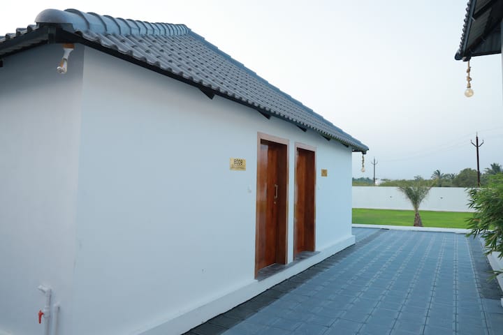 Cottage With Private Pool - 