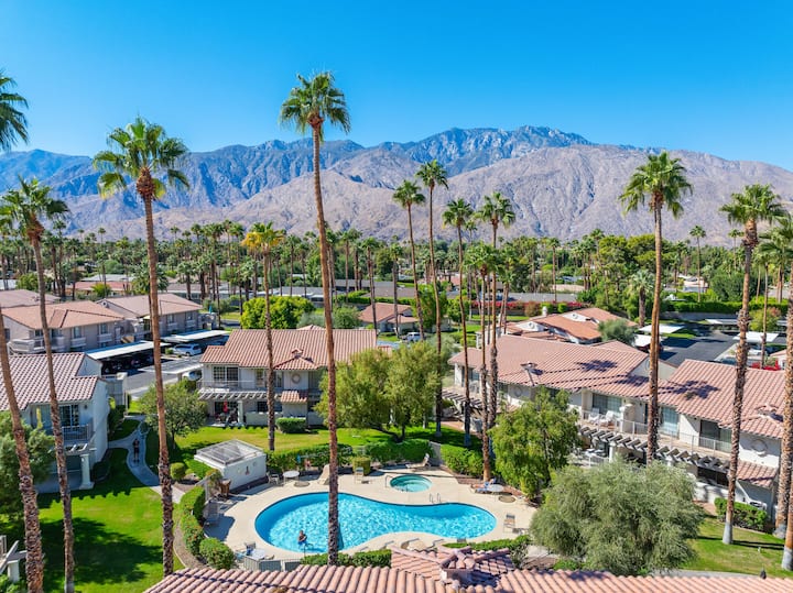 Ps I Love You - Pool & Grill! - Palm Springs, CA