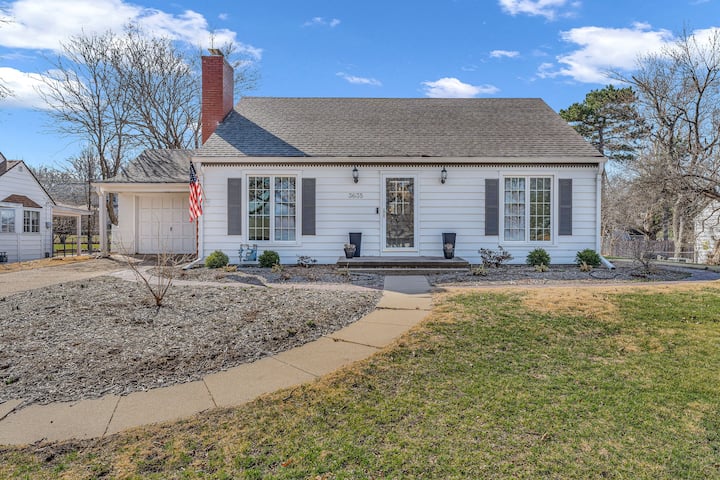 Avalon Gage House - Topeka, KS