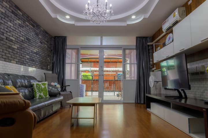 For3-7guests3-storey Cozy Townhouse,4beds,3bedroom - Bangkok