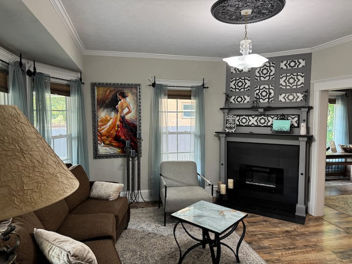 1906 Spanish Colonial Hacienda Home - Manitou Springs, CO