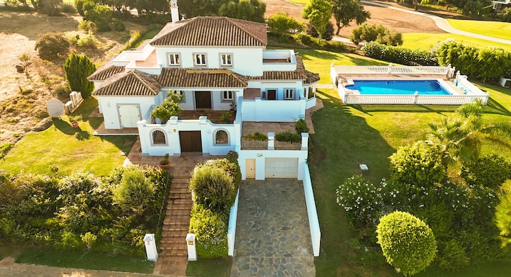 San Roque Golf Club Luxury 4-bed Villa + Swim Pool - Castellar de la Frontera