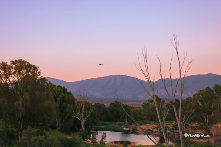 Riverhide: Private Luxury | River Views & Jacuzzi - Stormsvlei