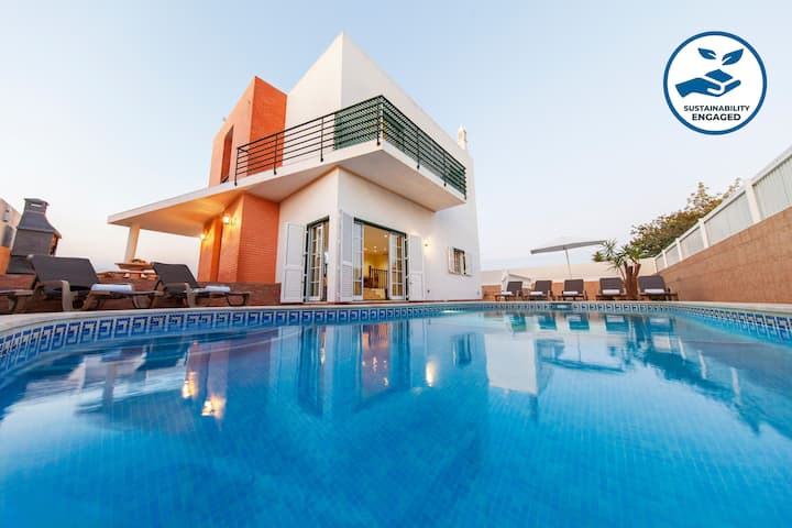 Modern Villa With Bbq And Heatable Pool - Albufeira