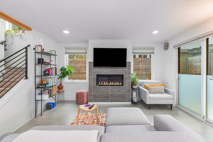 Ember & Glow Loft Retreat - Ballard - Seattle