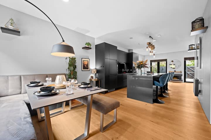 Cityscape Mcr Townhouse - Free Parking & Garden - Salford