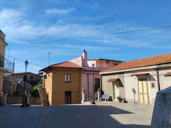 6km From The Sea And Aspromonte. Canyon, Castle - Calabrië