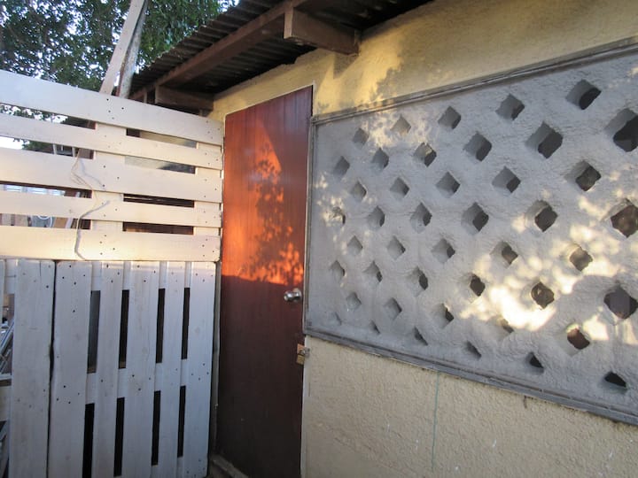 Aruba Lovelight Rustico Camp  Family Apartment A2 - Aruba