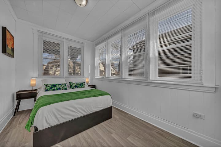 Newly Renovated In Niagara Falls - Niagara Falls, NY