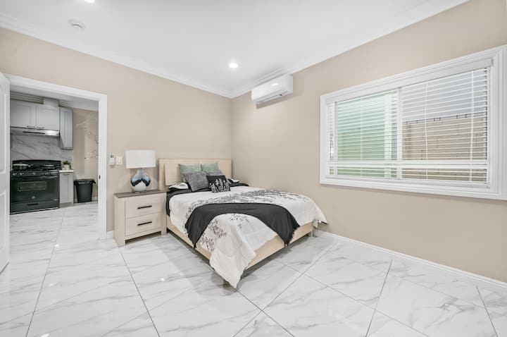New Private 1b1b Back Unit In Baldwin Park-la - West Covina, CA
