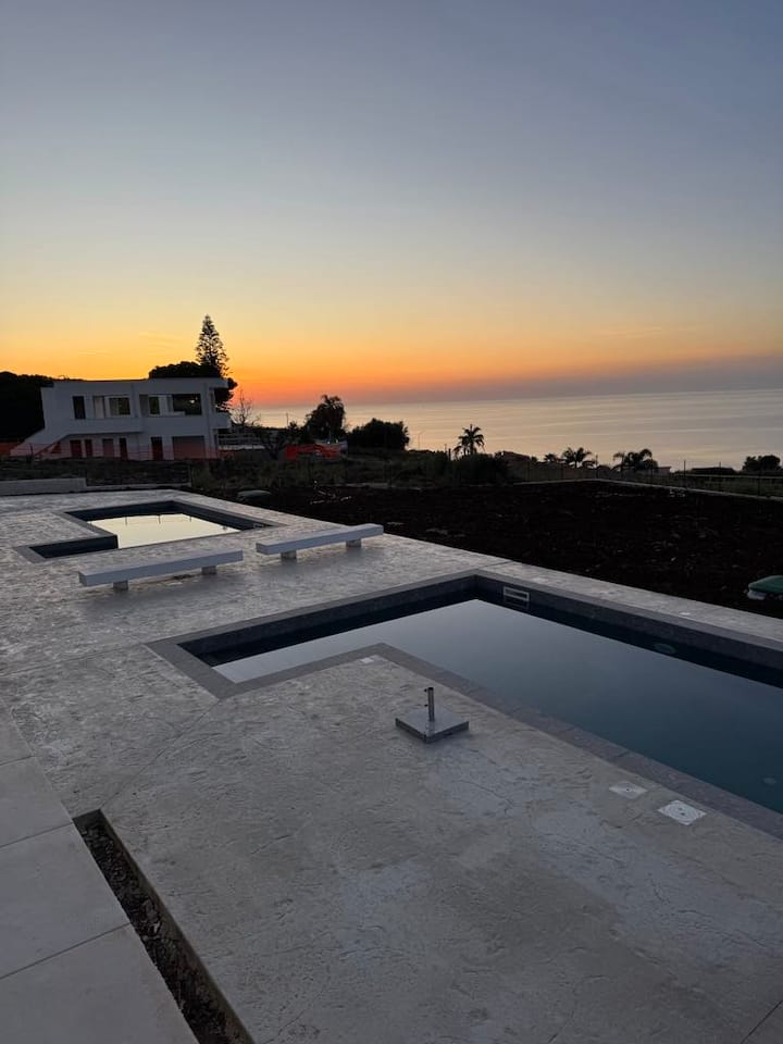 New Villas With Fantastic Views And Private Pool - Briatico