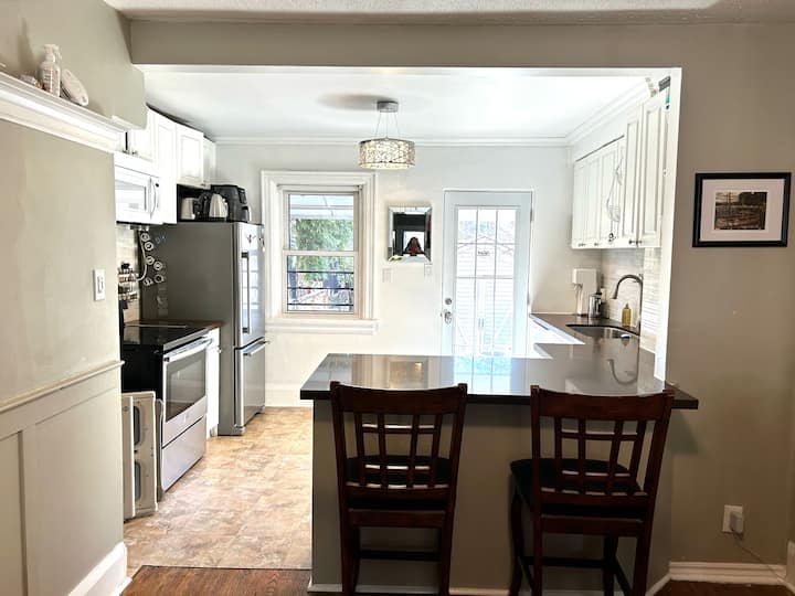 Cozy Leslieville Retreat Near The Beach & Downtown - Toronto