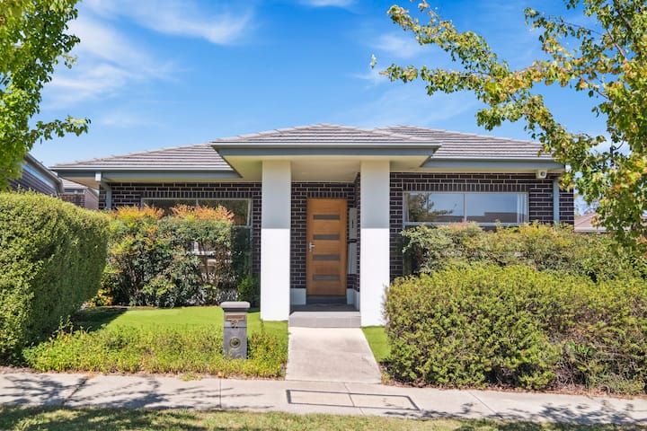 3br House In Central Crace - キャンベラ