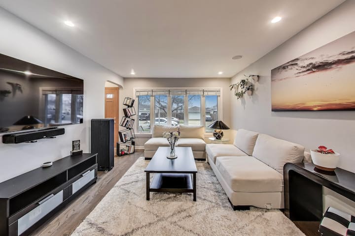 3-bed Home By O’hare & Rosemont - Skokie, IL