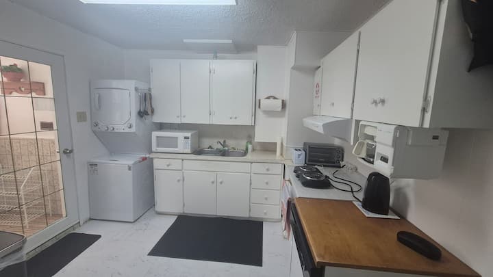 1-bdr Near Ksyen Reg. Hosp., 3min Walk, Terrace Bc - Terrace