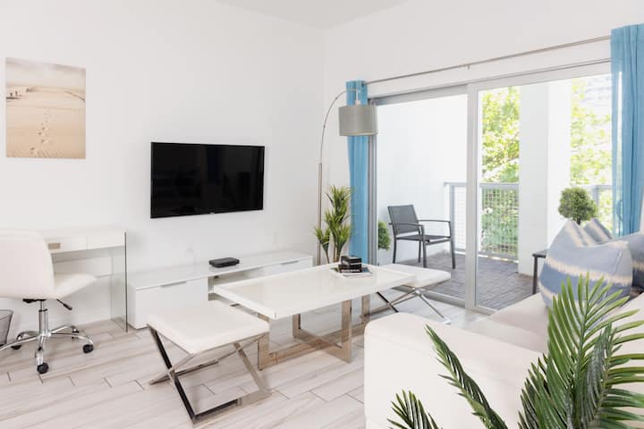 New 2 Bedrooms  2 Baths Apt With One Free Parking. - Miami, FL